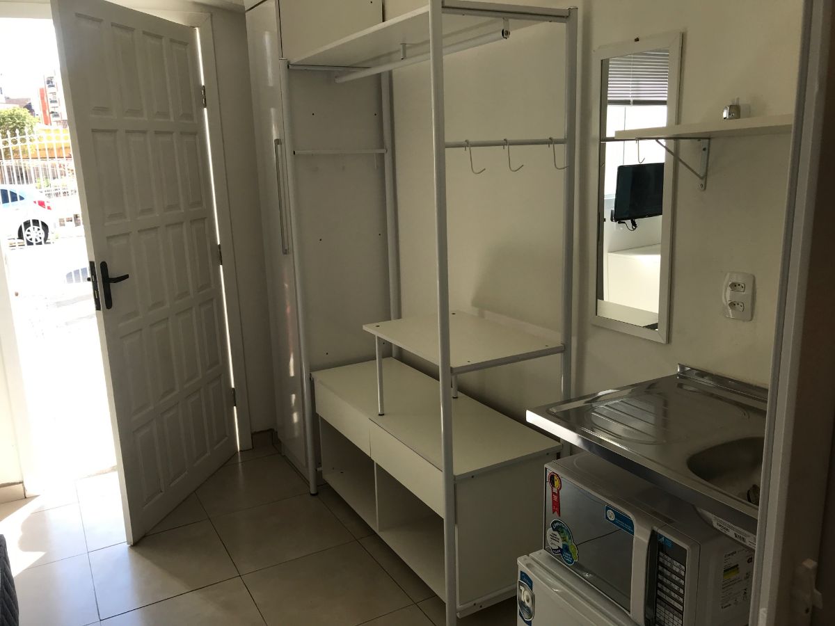 Smart Suite Lounge 01